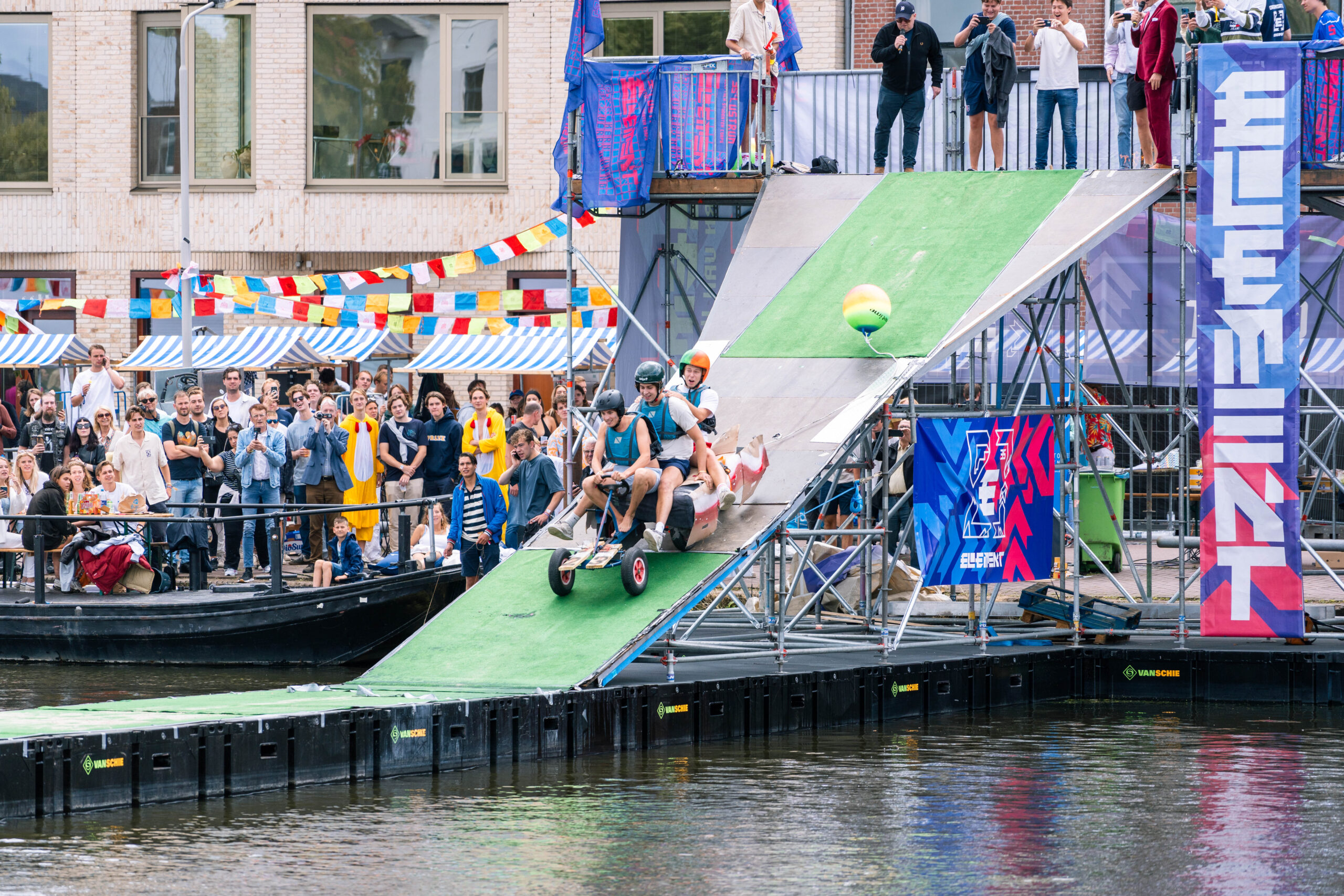"Te land, ter zee en in de lucht" in Delft! | Delftsch Studenten Corps